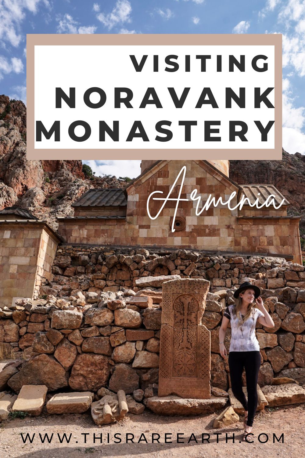 A Complete Guide to Visiting Noravank Monastery - This Rare Earth